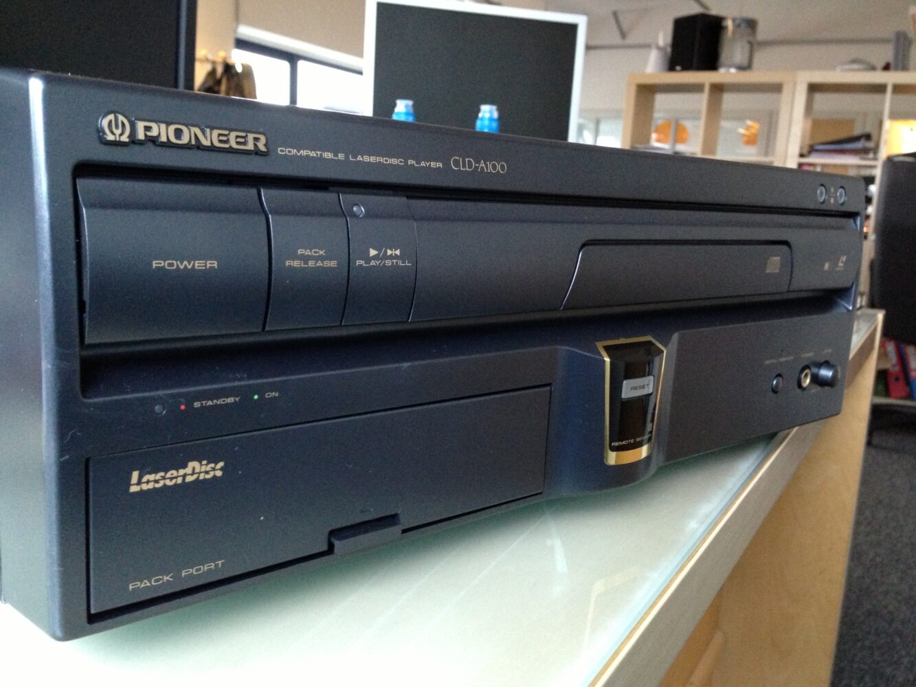 Pioneer LaserActive - MegaDrive.Me